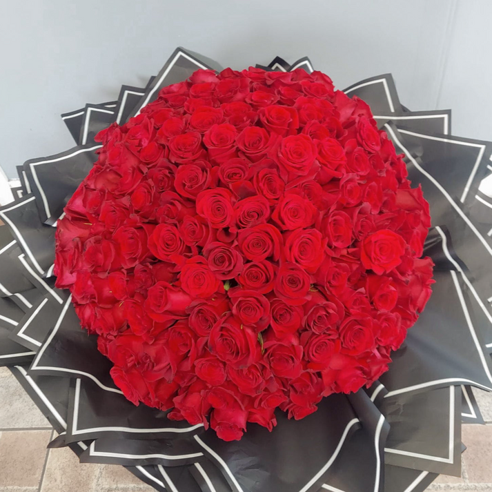 200 Roses Bouquet – Eliz Flowers
